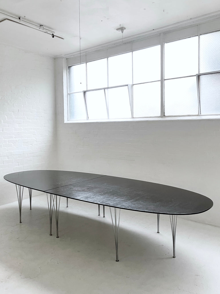 Rare Monumental 'Superellipse' Table — Nord