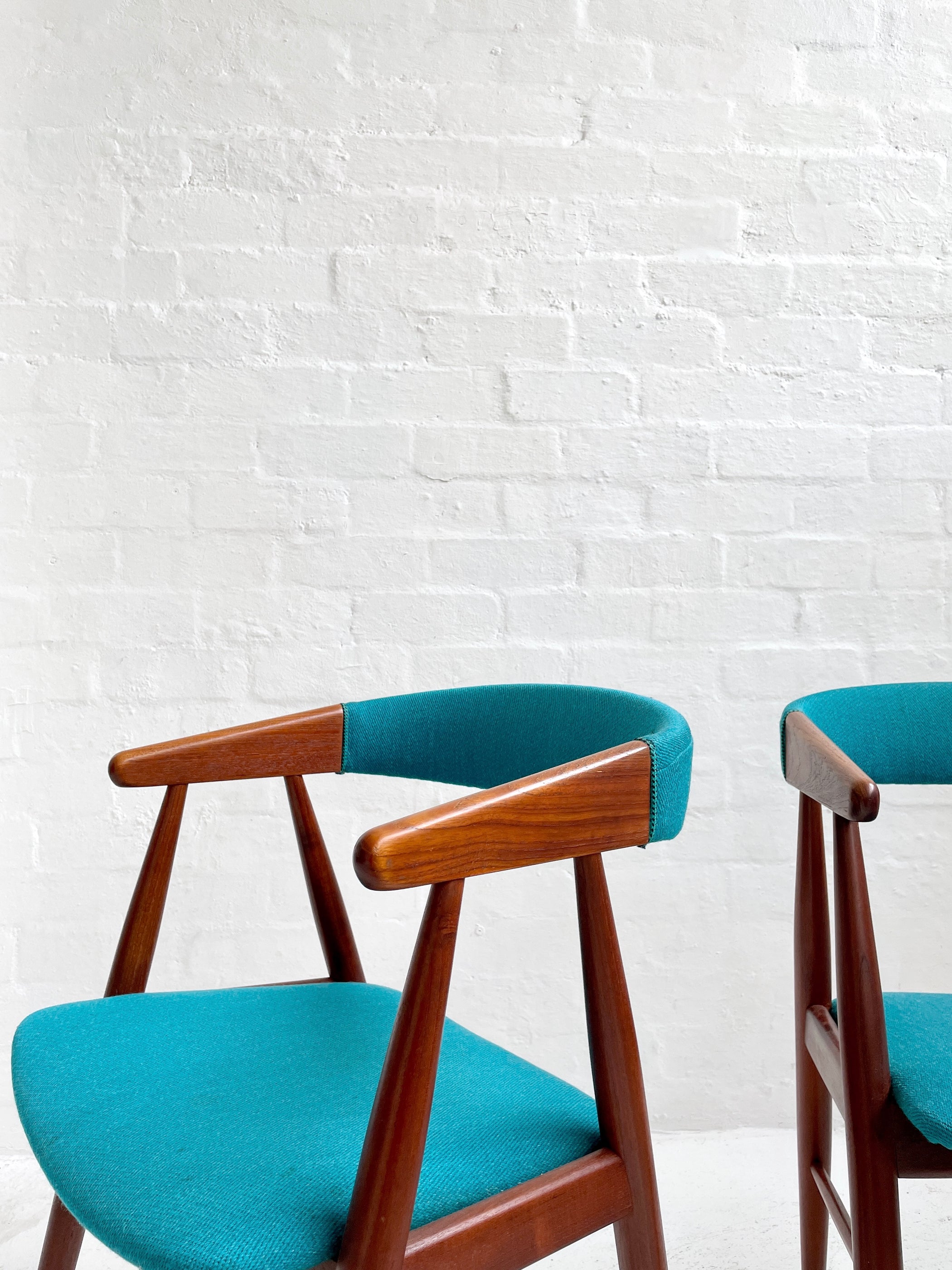 Aksel Bender & Ejnar Larsen 'Compass' Chairs — Nord