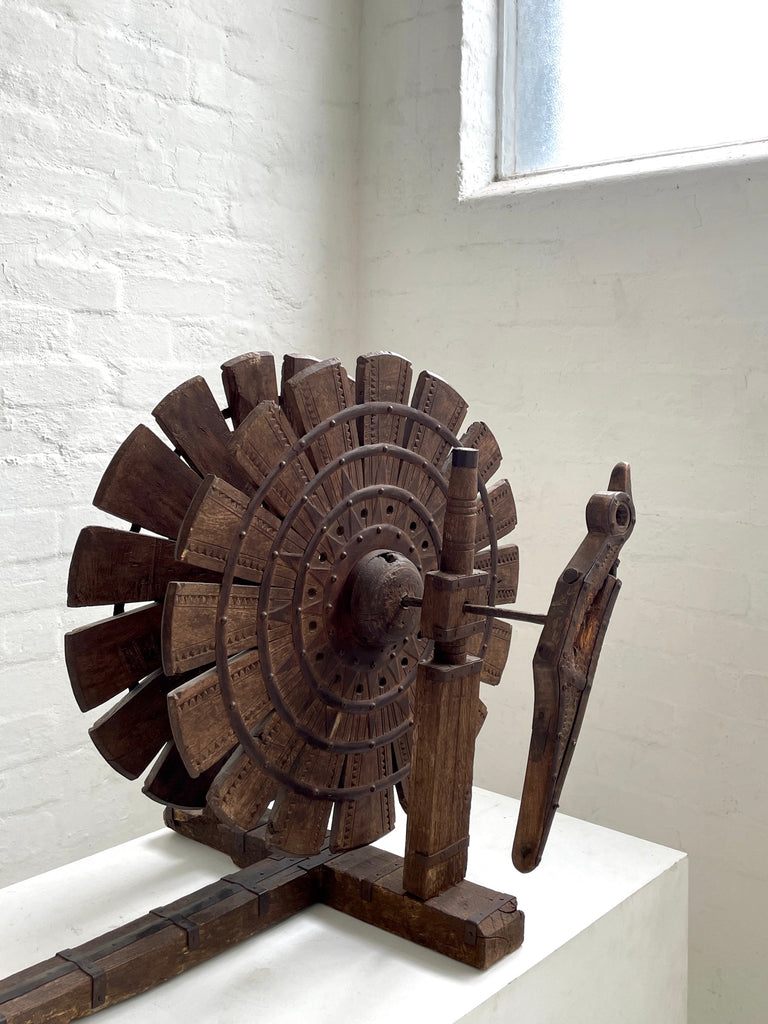 Vintage Indian Charkha Spinning Wheel — Nord