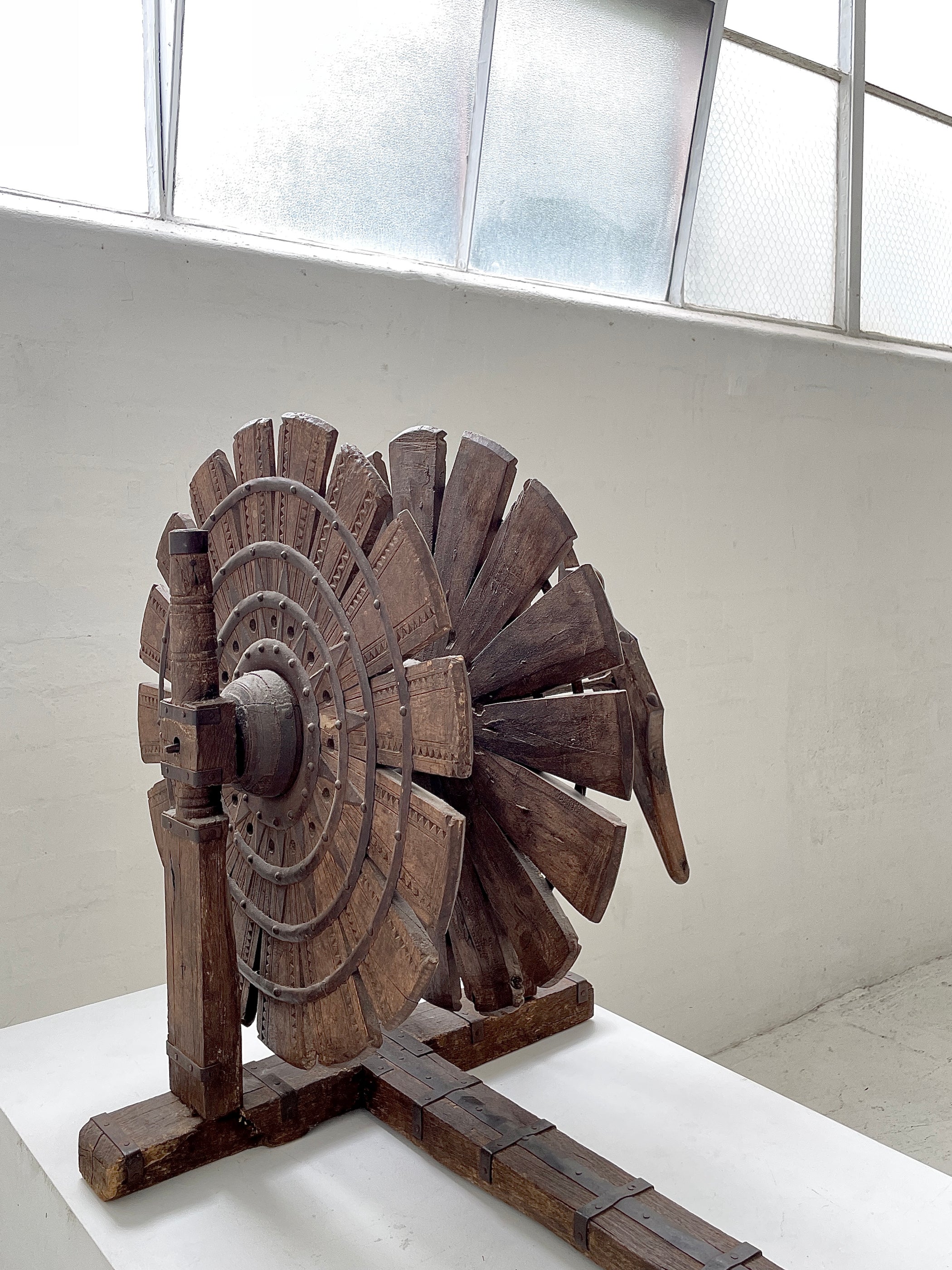 Vintage Indian Charkha Spinning Wheel — Nord