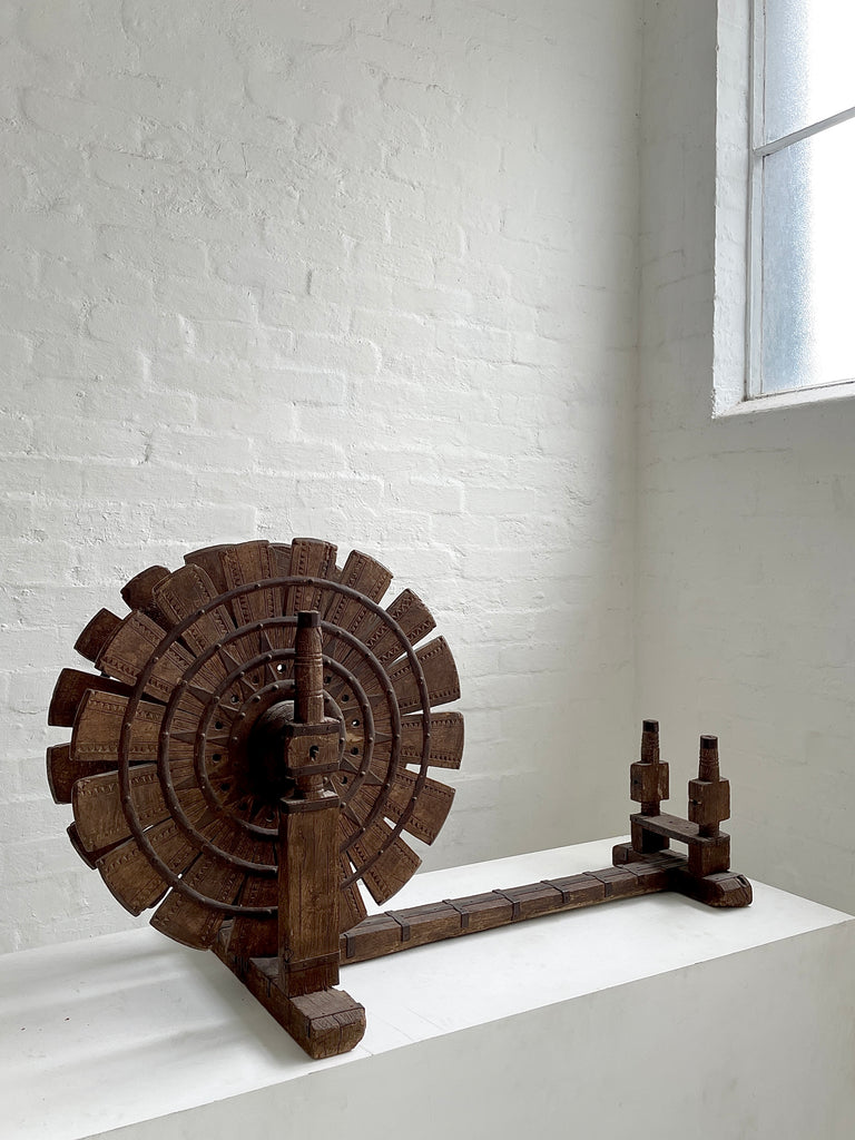 Vintage Indian Charkha Spinning Wheel — Nord