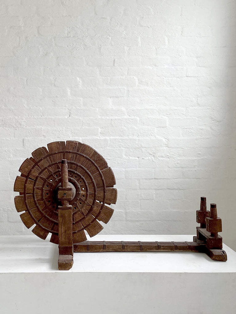 Vintage Indian Charkha Spinning Wheel — Nord