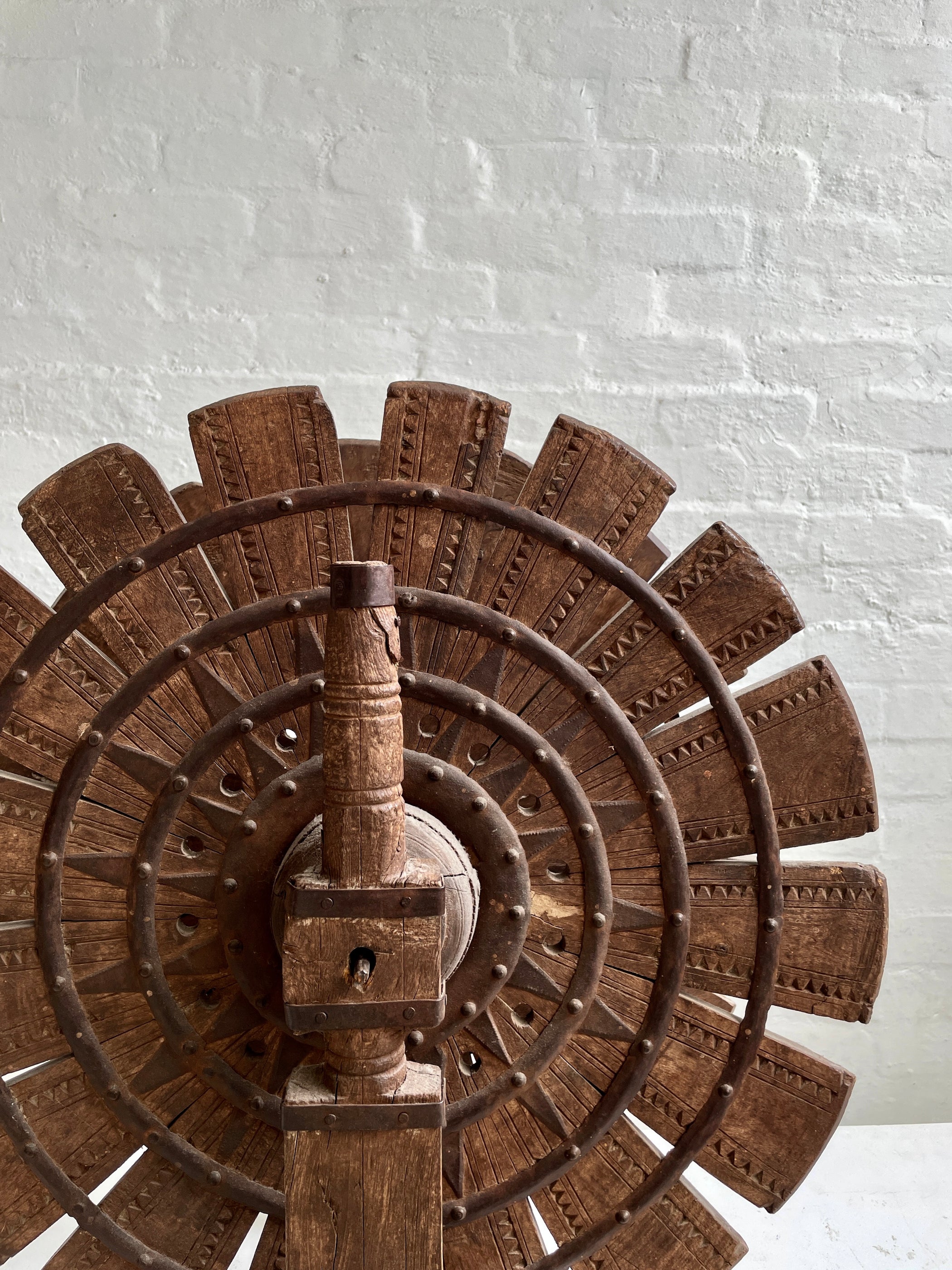 Vintage Indian Charkha Spinning Wheel — Nord