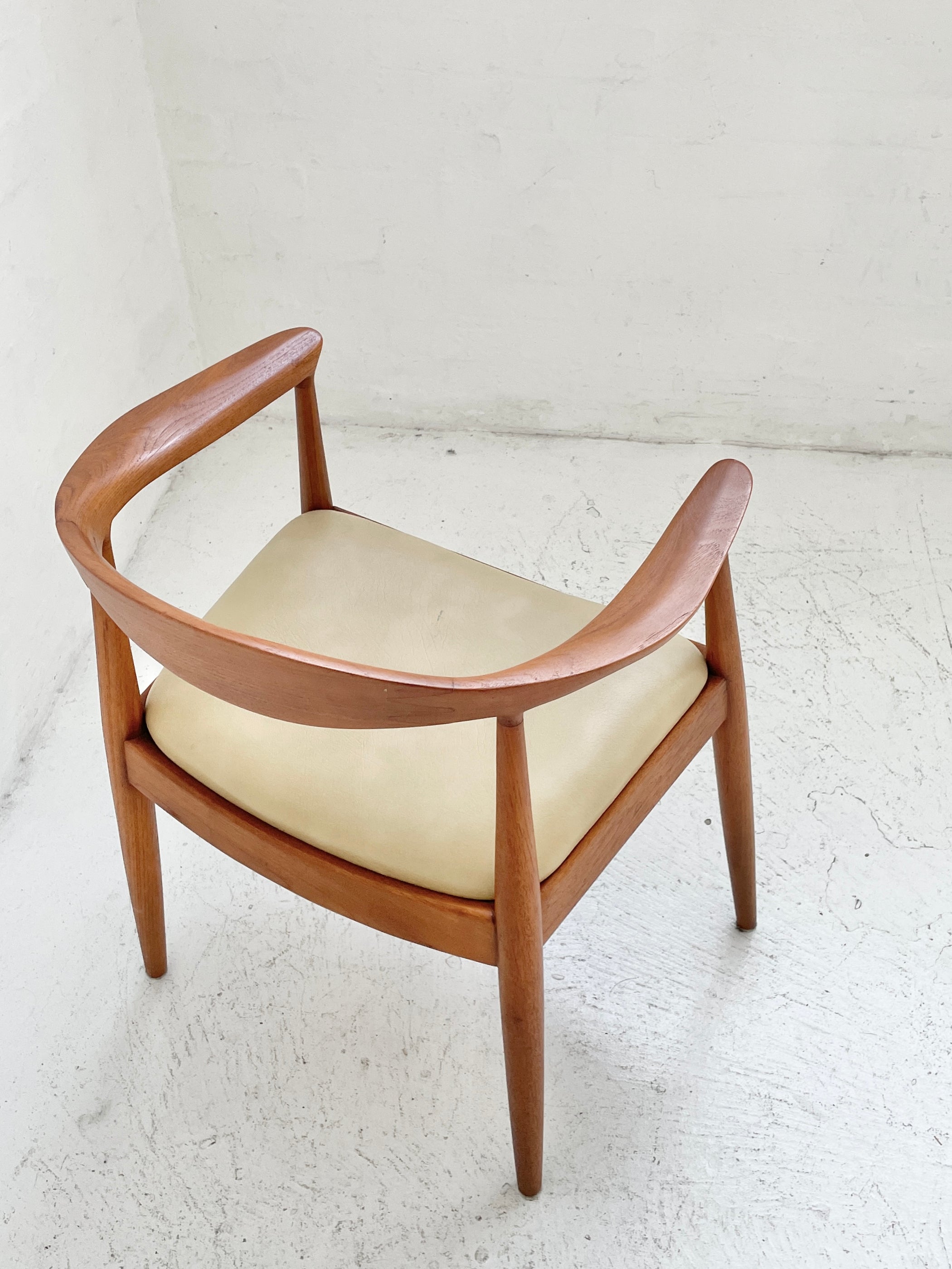 Hans J. Wegner 'Round' Chair — Nord