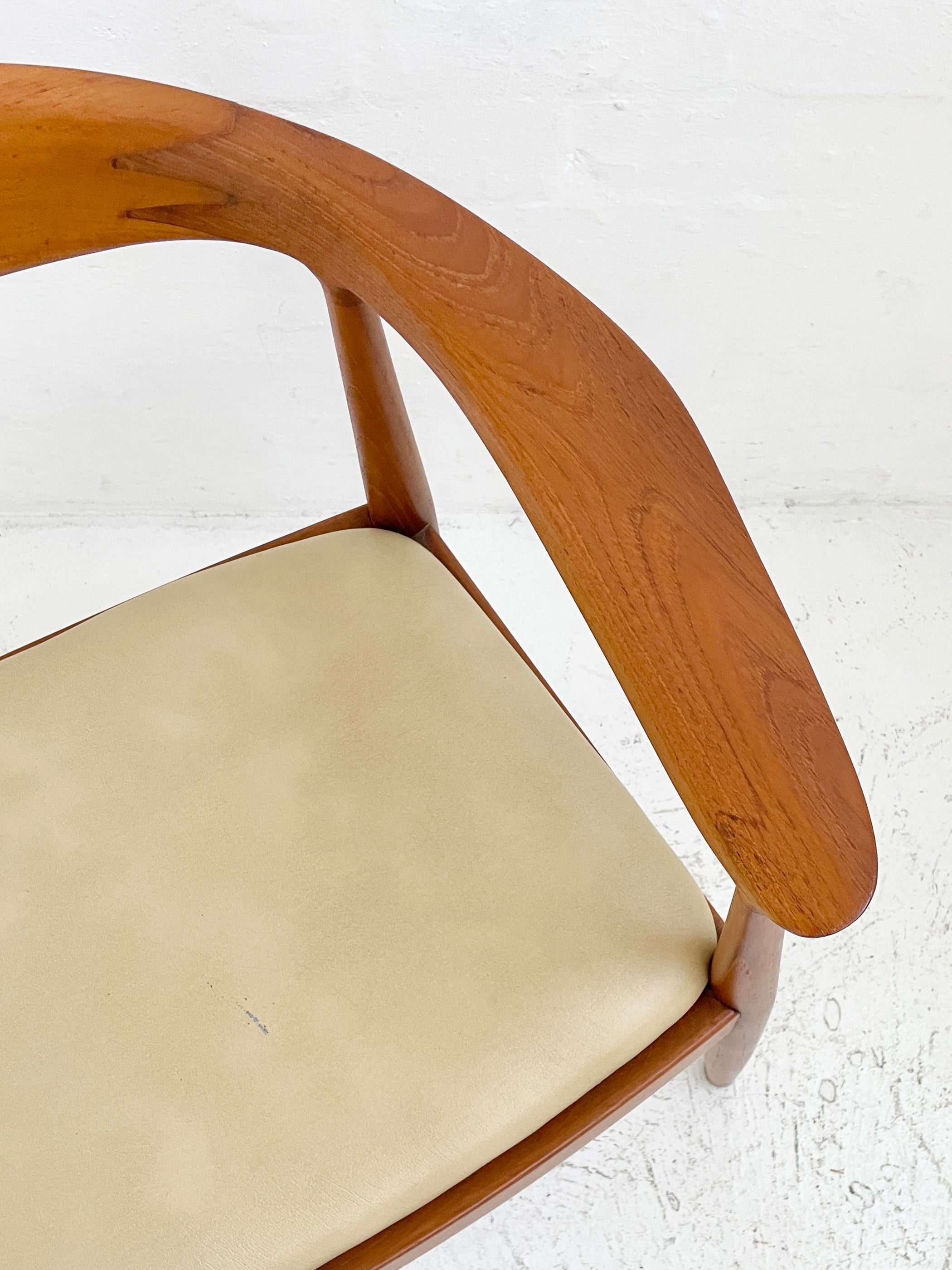 Hans J. Wegner 'Round' Chair — Nord