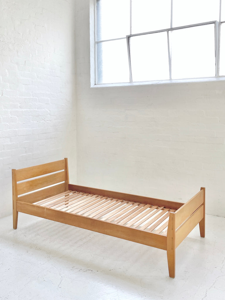 Danish Oak Single Bed/Daybed — Nord