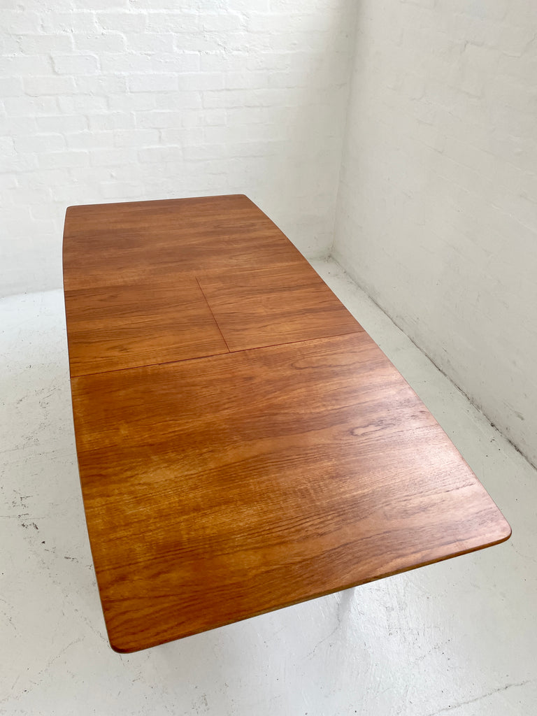 McIntosh Butterfly Leaf Dining Table — Nord